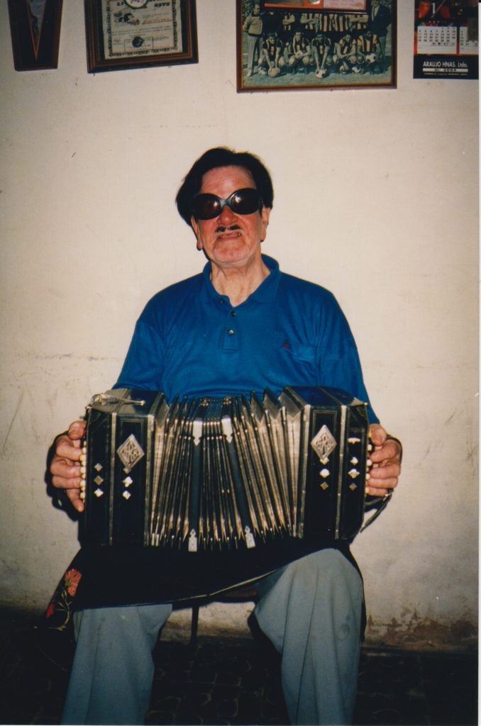 Aníbal Álvarez – Archivo 8 Bajos